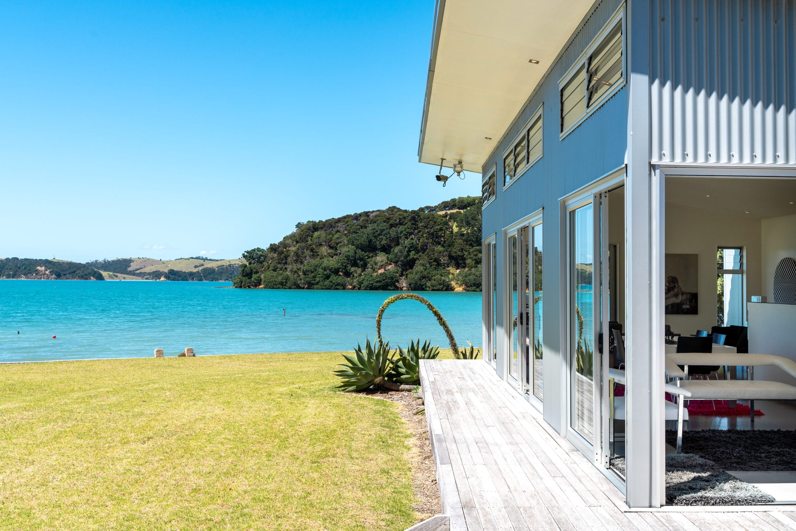 677 Orapiu Road, Waiheke Island - WALL REAL ESTATE